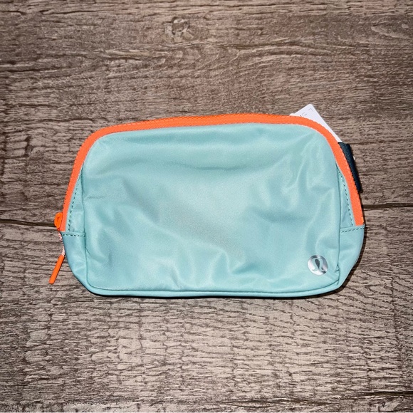 lululemon athletica | Accessories | Nwt Og Lululemon Everywhere Belt ...